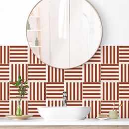 Wandverkleidung Bad Fliesen mit Streifen Terracotta