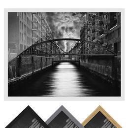 Architektur & Skyline Bild mit Rahmen Hamburgs andere Seite
