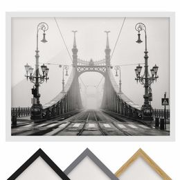 Architektur & Skyline Bild mit Rahmen Br&uuml;cke in Budapest
