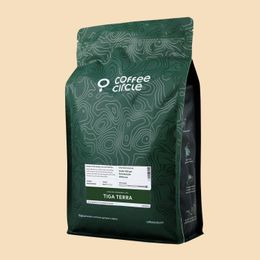 Coffee Circle Kaffee Tiga Terra, 1kg ganze Bohne, Kaffee für Vollautomaten, Blend aus Brasilien, Indonesien und Guinea, Arabica & Robusta