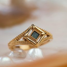 Holzkern Awakening Ring Gold und Marmor