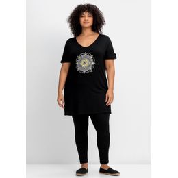sheego Gro&szlig;e Gr&ouml;&szlig;en Longshirt mit Ornament-Frontdruck, schwarz, Gr&ouml;&szlig;e 56/58 - Damen