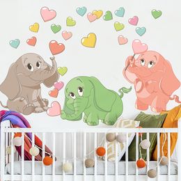 Bilderwelten Wandtattoo Tiere modern selbstklebend Wandaufkleber - Regenbogen Elefantenbabies mit bunten Herzen - Herz Kinderzimmer Baby M&auml;dchen Jungen