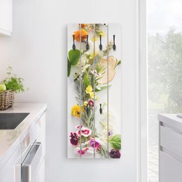 Bilderwelten Wandgarderobe Holzpalette Frische Kräuter mit Essblüten