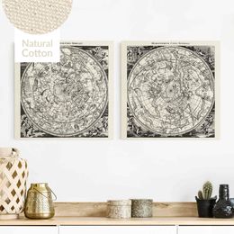 Bilderwelten Leinwandbild N&ouml;rdliche und s&uuml;dliche Hemisph&auml;ren - Wandbild bis XXL Print Illustration Spirituell Weltkarte Himmel Wohnzimmer Schwarz/Wei&szlig;