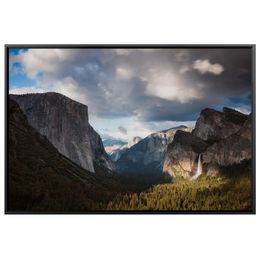 Leinwandbild Wolken &uuml;ber Berglandschaft