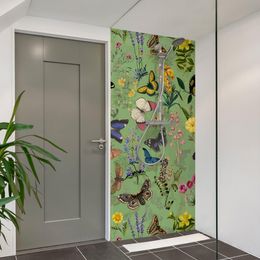 Bilderwelten Duschr&uuml;ckwand Tiere modern bunt fugenlose Wandverkleidung - Schmetterlinge mit Blumen auf Gr&uuml;n - Schmetterlinge Wandpaneel Bad