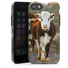 DeinDesign iPhone SE (2022) Handy Panzer Handyh&uuml;lle robuste Outdoor H&uuml;lle Schutzh&uuml;lle gl&auml;nzend Farmer Calf Cow Tough Case