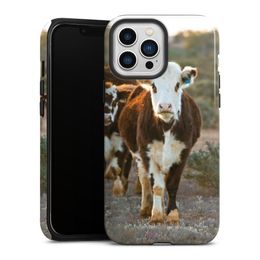 DeinDesign iPhone 13 Pro Max Handy Panzer Handyh&uuml;lle robuste Outdoor H&uuml;lle Schutzh&uuml;lle gl&auml;nzend Cow Farmer Calf Tough Case