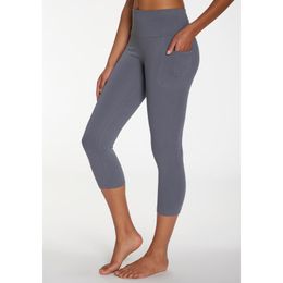 active by Lascana LASCANA ACTIVE 3/4-Leggings mit Handytasche, Loungewear graublau 32/34 - N-Gr N-Gr 32/34 Caprihose mit Logoprint