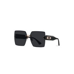 Avant-garde Paris Sunglasses 'Square Ianthe' female Black size Onesize