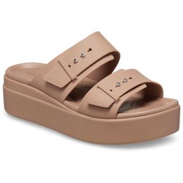 Crocs Pantolette »Brooklyn Low Wedge«, Plateau, Sommerschuh, Schlappen mit Schnallenverschluss latte 39 39 Keilpantolette mit Plateau