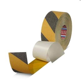 Tesa Anti Rutsch Klebeband, Antirutschband PVC, 50 mm x 15 m, schwarz-gelb