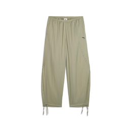 Sporthose Puma "DARE TO Gewebte Hose Damen", Damen, Gr. XS, Normalgr&ouml;&szlig;en, lux army gr&uuml;n, Obermaterial: 100% Nylon; Futter Oberteil: 100% Polyester; Seitentasche &ndash; Oben: 100% Polyester, unifarben, oversize, Hosen Sporthose