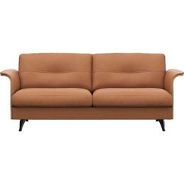 FLEXLUX 2, 5-Sitzer »Glow Sofa, Couch, Premium-Sitzkomfort: Kaltschaum & Federkern« Armlehnenblende in geölter Eiche, Fuß schwarz Modern Cognac Brown