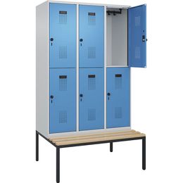Doppelstock-Spind Evolo PLUS Sitzbank, 3 Abteile, lichtgrau / lichtblau, B 1200 mm, Sicherheits-Drehriegel, mit untergebauter Sitzbank, Buche kaiserkraft