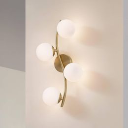 LINDBY Wandleuchte Josiana, opal/messing, 48 cm, Kugel, Glas