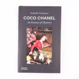 Thames & Hudson Coco Chanel: An Essence of Mystery