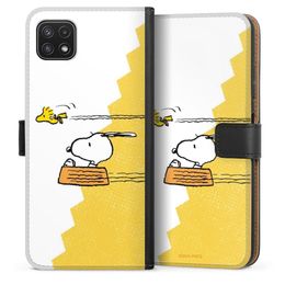 DeinDesign Galaxy A22 5G Handy Klapph&uuml;lle Handyh&uuml;lle aus Kunst Leder schwarz Flip Case Children Peanuts Snoopy Sideflip mit langer Lasche