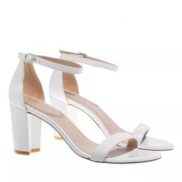 Stuart Weitzman Sandalen - Nearlynude - Gr. 42 (EU) - in Wei&szlig; - f&uuml;r Damen