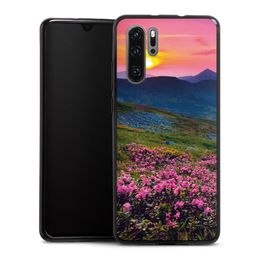 DeinDesign Huawei P30 Pro Handy Silikon H&uuml;lle Case schwarz Handyh&uuml;lle Mountain Landscape Flowers