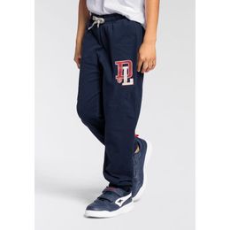 DELMAO Sweathose &raquo;Jogginghose mit Logo-Print&laquo;, mit Logo-Print marine 176/182 - N-Gr N-Gr 176/182 Jogginghose von Delmao f&uuml;r Jungen