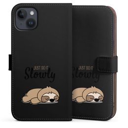 DeinDesign iPhone 14 Plus Handy Klapphülle Handyhülle aus Kunst Leder schwarz Flip Case Statement Animals Spruch Motivation Sloth Lazy Sunday Sideflip mit langer