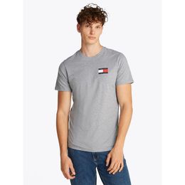 Tommy Jeans T-Shirt »TJM SLIM ESSENTIAL FLAG TEE EXT« Mit Rundhalsausschnitt Grey Htr S S Rundhalsshirt von Tommy Jeans