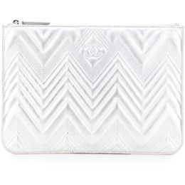 Chanel Clutches - Medium Metallic Chevron Calfskin O Case Clutch - Gr. unisize - in Silber - f&uuml;r Damen