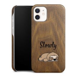 DeinDesign iPhone 12 Handy Holz Hülle Holz Schutzhülle Echtholz Handyhülle Statement Spruch Animals Lazy Sunday Sloth Motivation Holz Slim Case