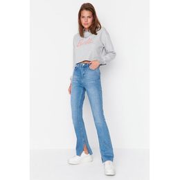 Trendyol Jeans - Regular fit - in Hellblau - 43% | Größe 42 | Damenjeans
