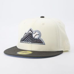 New Era Cremefarbene Kappe mit Logo-Detail