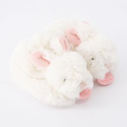 Weiße Babyschuhe im Hasendesign