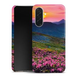 DeinDesign Galaxy A26 Handy Premium Case Smartphone Handyh&uuml;lle Schutzh&uuml;lle gl&auml;nzend Flowers Mountain Landscape Premium Case