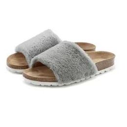 Hausschuh Lascana "Pantolette", Damen, Gr. 36, grau, Obermaterial: 100% Synthetik. Decksohle: 100% Rindsleder. Laufsohle: 100% Synthetik, Fellimitat, modisch, Schuhe Pantoffeln Plüsch Hausschuh Pantolette, Mule, Sandale, offener Schuh, Korkfußbett, Pantoffel