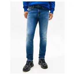 Gerade Jeans Tommy Jeans "Scanton Slim", Herren, Gr. 34, Länge 32, blau (medium denim), Denim/Jeans, Obermaterial: 94% Baumwolle, 4% Elastomultiester, 2% Elasthan, slim fit lang, Jeans, Mit Markenlabel aus Leder hinten