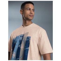 T-Shirt TRIGEMA "TRIGEMA T-Shirt mit modischem Printmotiv", Herren, Gr. L, beige (sand, melange), 100% Baumwolle, Basic, Shirts