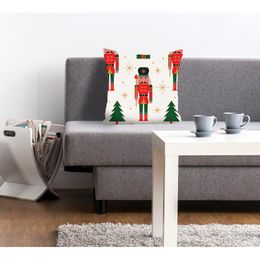 queence Dekokissen &raquo;Mick&laquo; mit Nussknackern und Tannenb&auml;umen rot/gr&uuml;n + bedruckt Obermaterial: 100% Polyester B/L: 40 cm x 40 cm