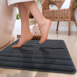 Paco Home Badematte &raquo;Corby 252, Memory-Schaum Effekt&laquo; H&ouml;he 13 mm rutschhemmend beschichtet fu&szlig;bodenheizungsgeeignet Badteppich, Uni Farben, gestreift, Hoch-Tief