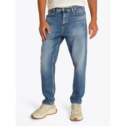 Tommy Jeans Gerade Jeans »Isaac Relaxed Tapered« Relaxed‐Fit‐Jeans mit konisch zulaufendem Bein Denim Medium Obermaterial: 99% Baumwolle, 1%...