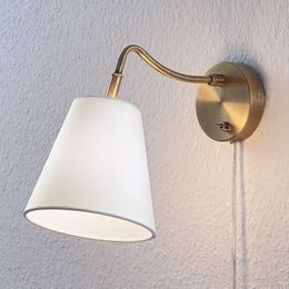 LINDBY Wandlampe Ethan, weiß/altmessing, Stecker, 28 cm, E14