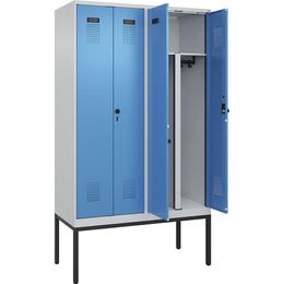 Schwarz-Wei&szlig;-Spind Evolo PLUS, 2 Abteile, Trennwand verk&uuml;rzt, lichtgrau / lichtblau, B 1200 mm, mit schmalen F&uuml;&szlig;en, Sicherheits-Drehriegel kaiserkraft