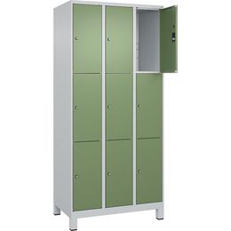 C+P 3er-Schlie&szlig;fachschrank Classic PLUS, 3 Abteile, lichtgrau / resedagr&uuml;n, B 900 mm, 9 F&auml;cher, mit F&uuml;&szlig;en