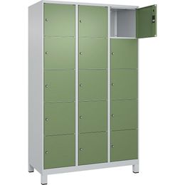 C+P 5er-Schlie&szlig;fachschrank Classic PLUS, 3 Abteile, lichtgrau / resedagr&uuml;n, B 1200 mm, 15 F&auml;cher, mit F&uuml;&szlig;en