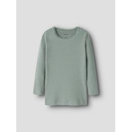 Langarmshirt name it "NMFKAB LS TOP NOOS", Mädchen, Gr. 104, grau (slate gray), Feinripp, Obermaterial: 57% Baumwolle, 38% Modal, 5% Elasthan, unifarben, regular fit hüftbedeckend, Rundhals, abgesteppte Kante, Shirts, in Feinripp und mit süßer Spitzenkante am Ausschnitt