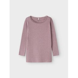 Langarmshirt name it "NMFKAB LS TOP NOOS", Mädchen, Gr. 104, lila (elderberry), Feinripp, Obermaterial: 57% Baumwolle, 38% Modal, 5% Elasthan, meliert, unifarben, regular fit hüftbedeckend, Rundhals, abgesteppte Kante, Shirts, in Feinripp und mit süßer Spitzenkante am Ausschnitt