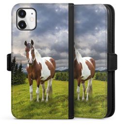DeinDesign iPhone 11 Handy Klapph&uuml;lle Handyh&uuml;lle aus Kunst Leder schwarz Flip Case Horse Nature Meadow Sideflip mit Lasche