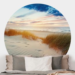 Bilderwelten Runde Tapete selbstklebend Grasd&uuml;nen an der Ostsee
