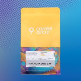 Coffee Circle Aramosa Low Caf Kaffee, 250 g ganze Bohne, sonnengetrockneter Natural, Arabica Kaffee aus Brasilien, Noten von Aprikose & rote Beeren, 