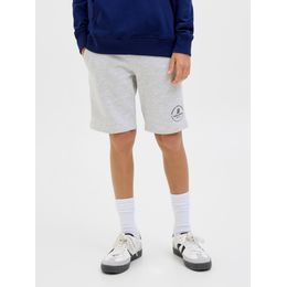 Jack & Jones Sweatshorts JACK & JONES JUNIOR "JPSTSWIFT SWEAT SHORTS AUT SN JNR", Jungen, Gr. 164, N-Gr, grau (weiß melange), Web, Obermaterial: 100% Baumwolle, bedruckt, slim fit knielang, Hosen